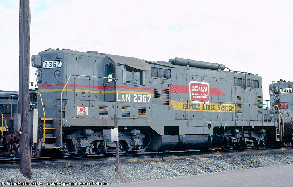 Louisville & Nashville GP7 #2367 in the Tilford Yard Service Center